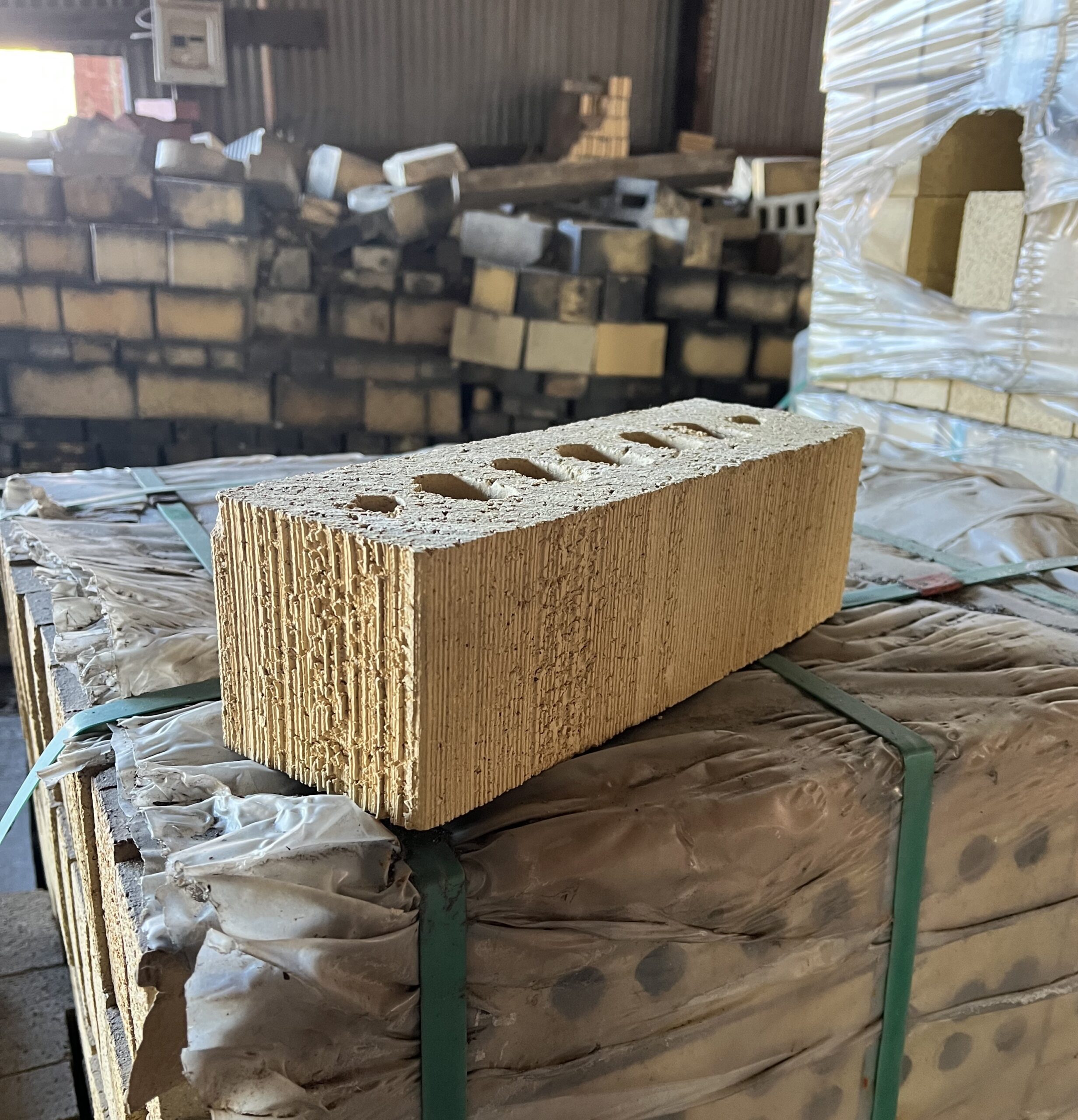 Buff Utility Straw Cut – Continental Clay Company